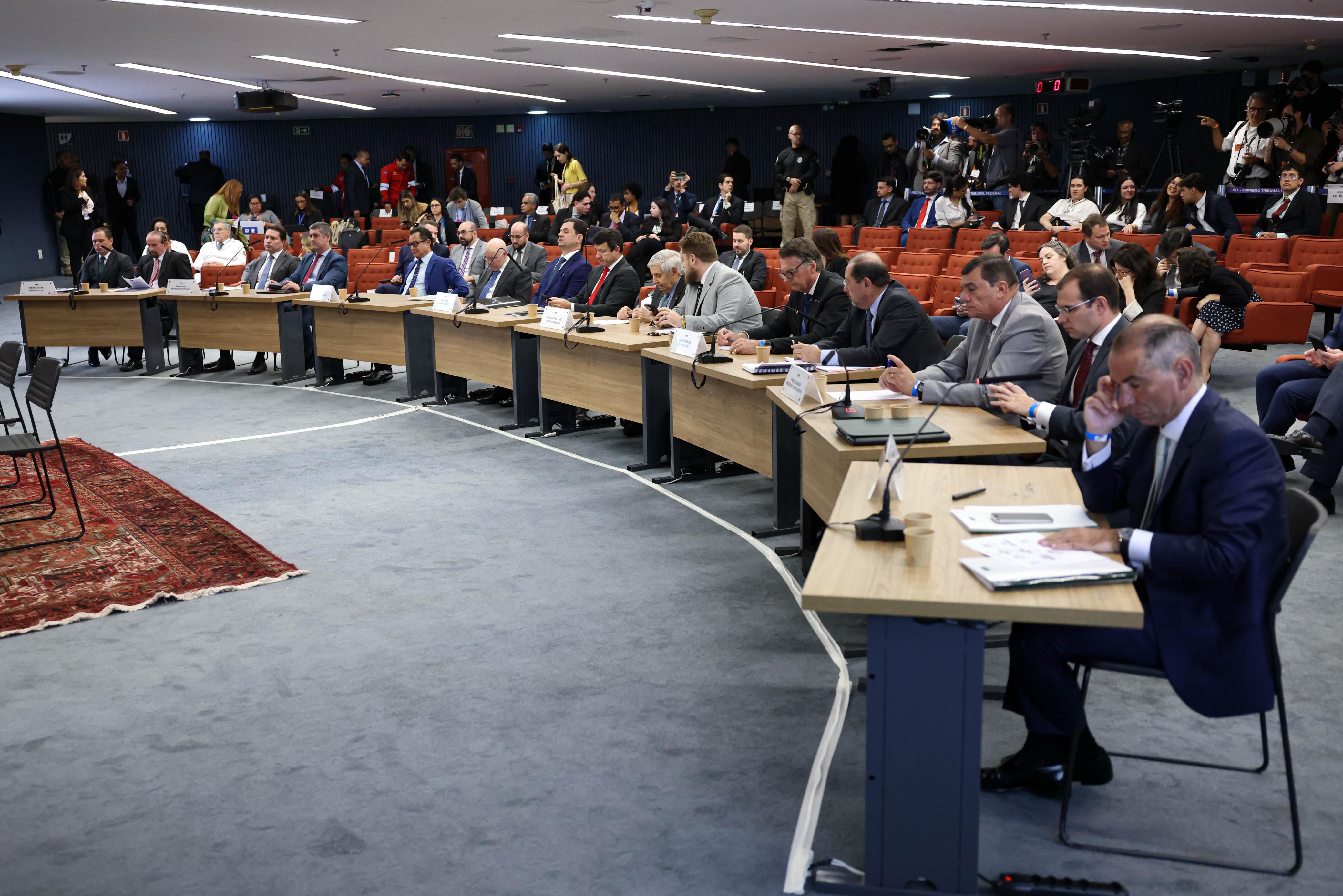 Cid confirma a Moraes tentativa de golpe e que Bolsonaro leu e alterou ...